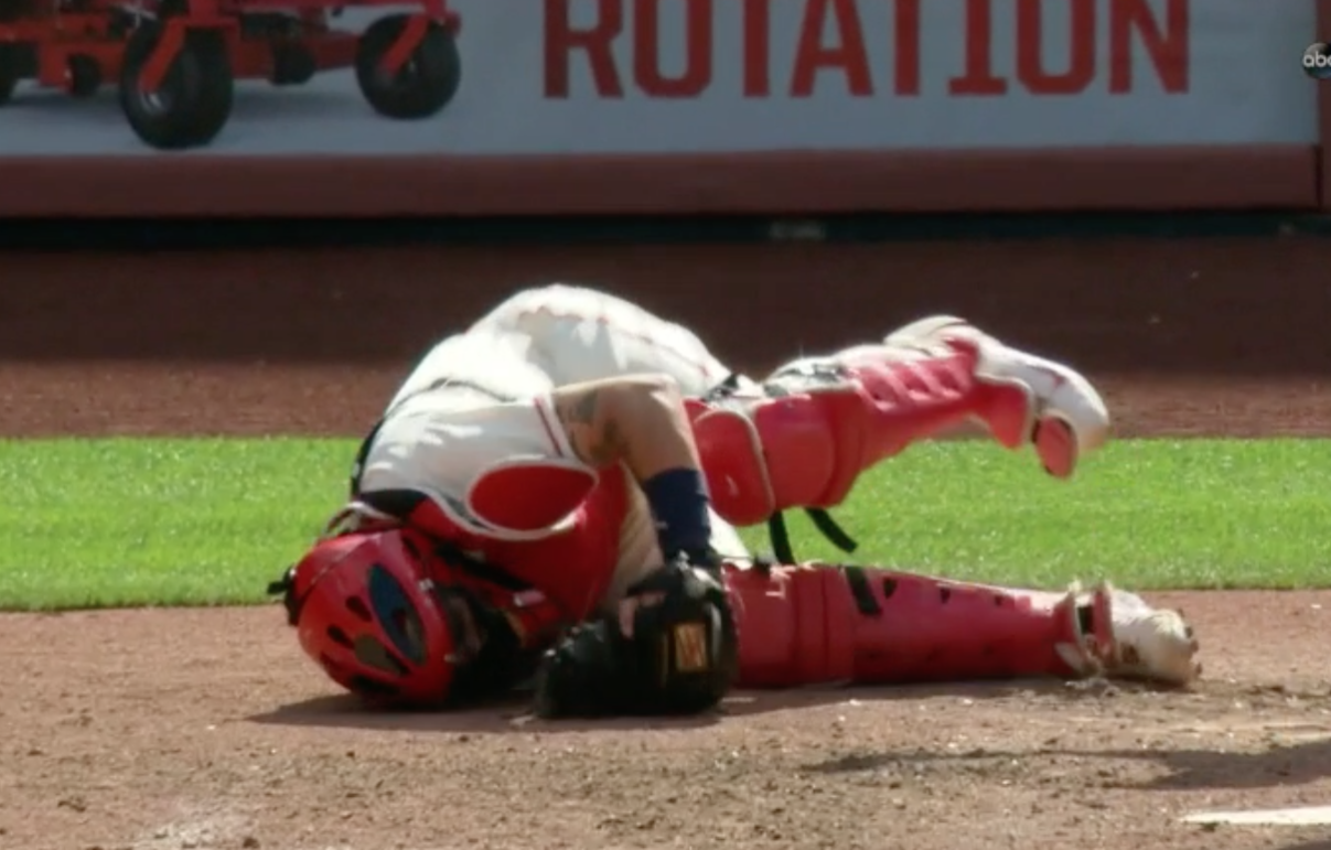 VIDEO: Kris Bryant Fouled A 102mph Fastball Off Yadier Molina's Balls
